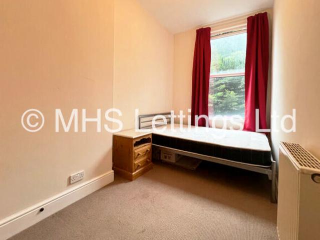 2 bedroom flat for rent in Flat 1, 145 Victoria Road, Leeds, LS6 1DU, LS6