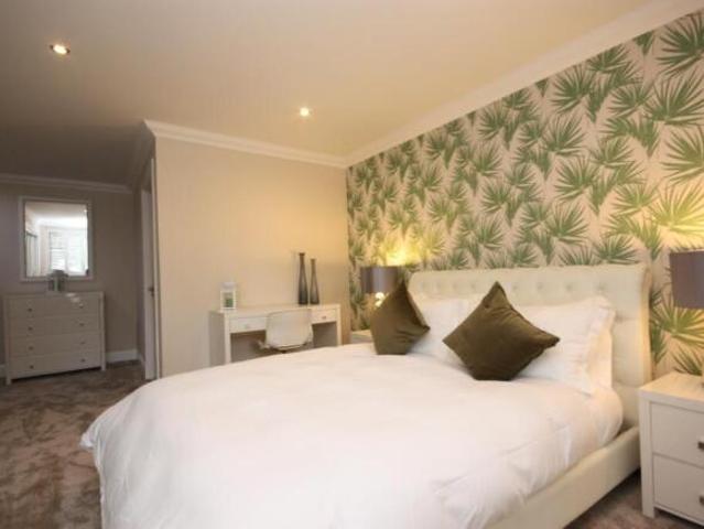 2 bedroom flat for rent in Flat 1/ 143 Hayburn Lane, Glasgow G12 9FD, G12