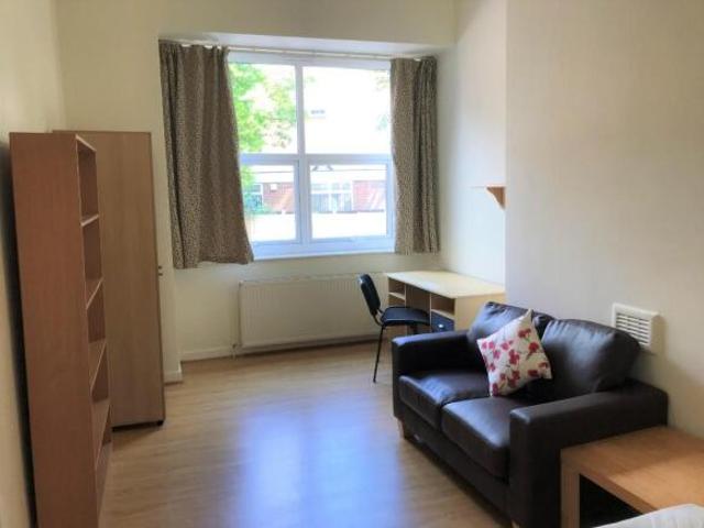 2 bedroom flat for rent in Flat 1, 297 Upper Brook Street, Manchester, M13