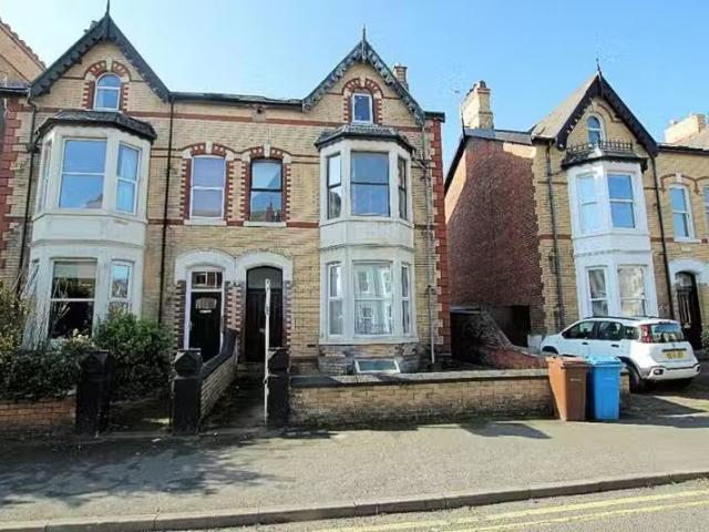 2 bedroom flat for rent in Flat 1, 96 St. Andrews Road South.
