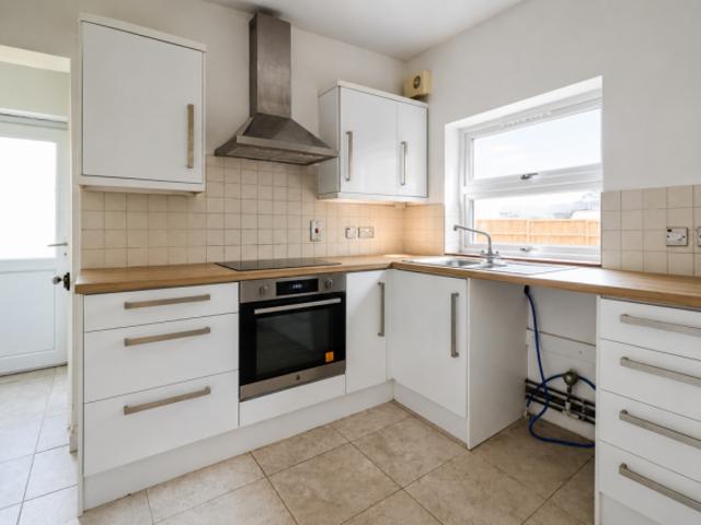 2 bedroom flat for rent in Flat 1, Highworth Avenue, Cambridge, Cambridgeshire, CB4