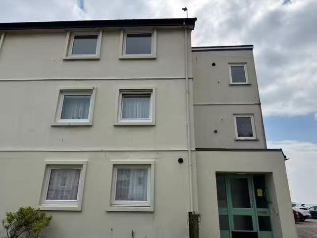 2 bedroom flat for rent in Flat 21, Riviera Court Sandgate Hig.