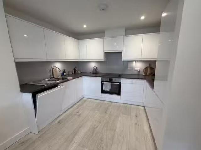 2 bedroom flat for rent in FLAT 2 London Road BR1