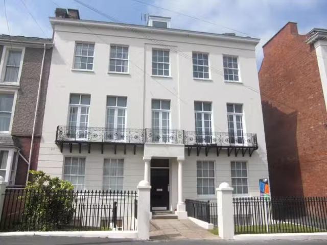 2 bedroom flat for rent in Flat 3, 7 Charlotte Street, Leaming.