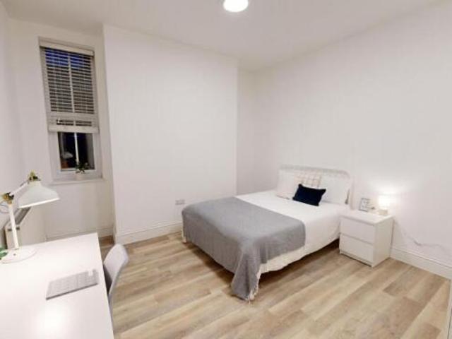 2 bedroom flat for rent in Flat 3, Waverley Centre, 105 107 Portland Road NG7 4FW, NG7