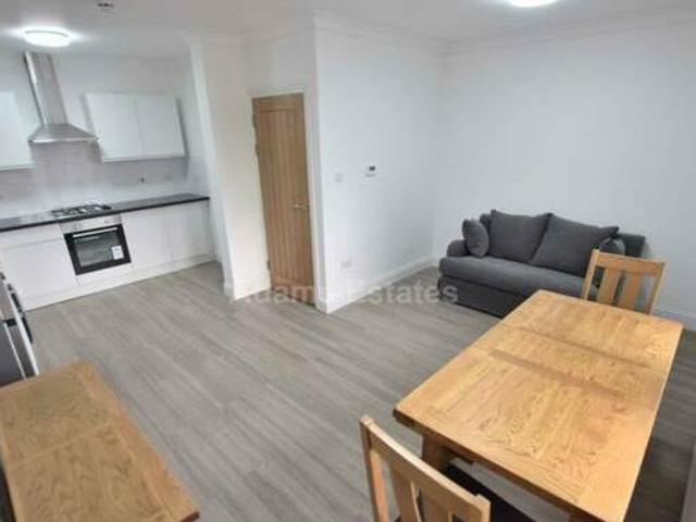 2 bedroom flat for rent in Flat 4 Addington Road Reading RG1