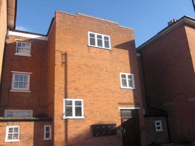 2 bedroom flat for rent in Flat 7 35 Clemens Street Leamington Spa CV31