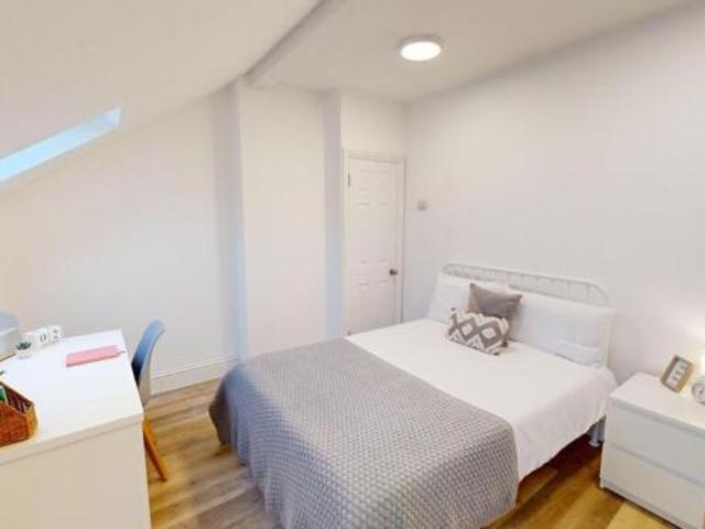 2 bedroom flat for rent in Flat 7, Waverley Centre, 105 107 Portland Road NG7 4FW, NG7