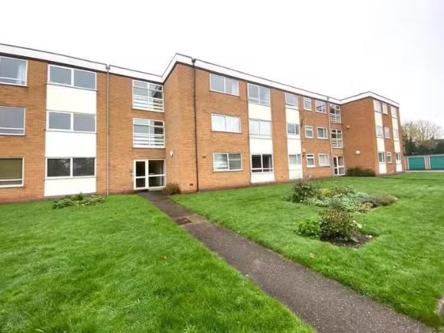 2 bedroom flat for rent in Flaxley Close, Flaxley Road, Stechf.