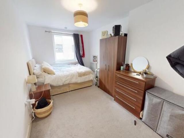 2 bedroom flat for rent in Fleet street, BN1