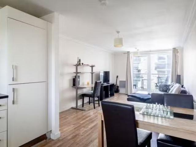 2 bedroom flat for rent in Fleet Street, Brighton, BN1