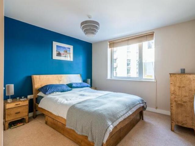 2 bedroom flat for rent in Fleet Street, Brighton, BN1