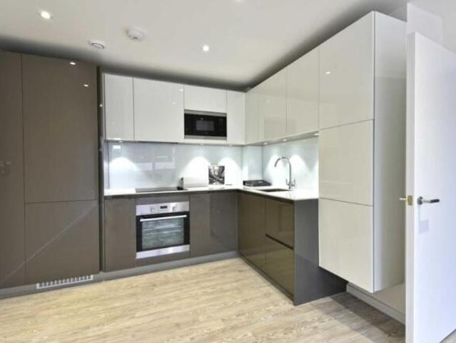 2 bedroom flat for rent in Fleet Street, Embankment House, BN1