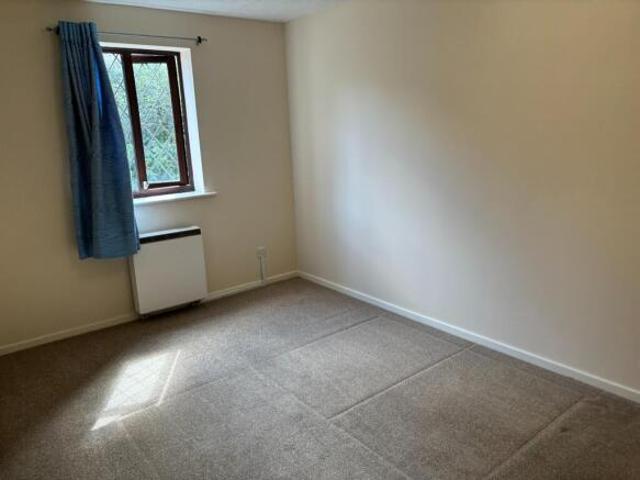 2 bedroom flat for rent in Frobisher Road, Bexley, Erith, DA8