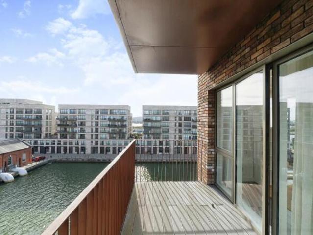 2 bedroom flat for rent in Frobisher Yard, London, E16