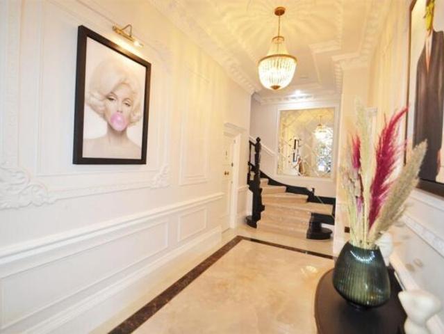 2 bedroom flat for rent in Frognal, London, NW3