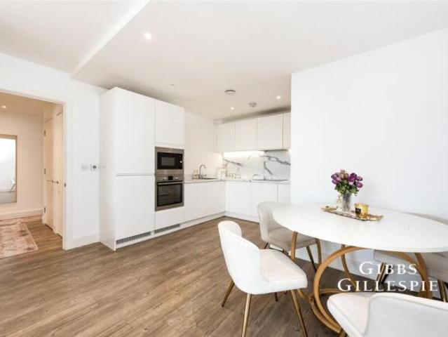 2 bedroom flat for rent in Frazer Nash Close, Isleworth, TW7