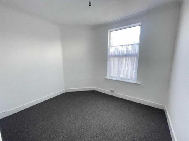 2 bedroom flat for rent in Francis Road, Leyton, E10