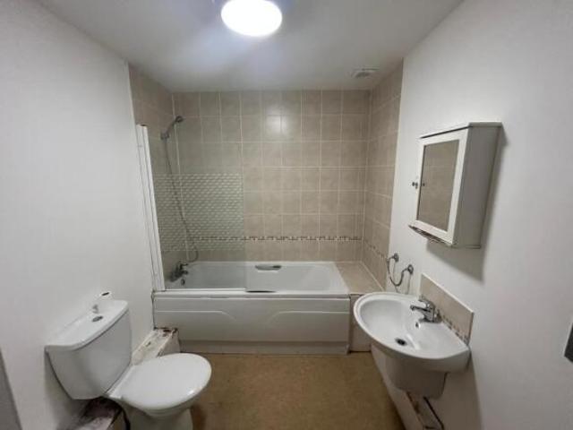 2 bedroom flat for rent in Francis Street, Hull, HU2
