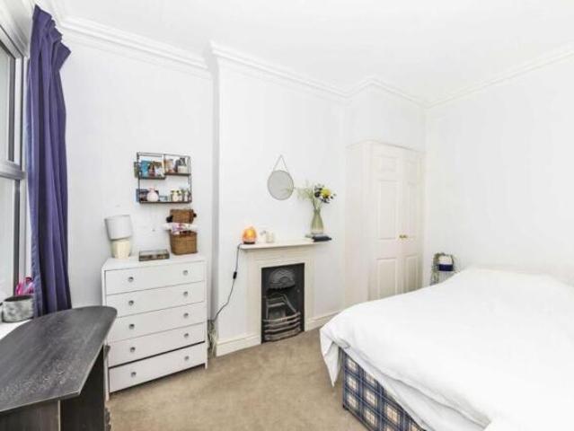 2 bedroom flat for rent in Franciscan Road, Tooting, SW17