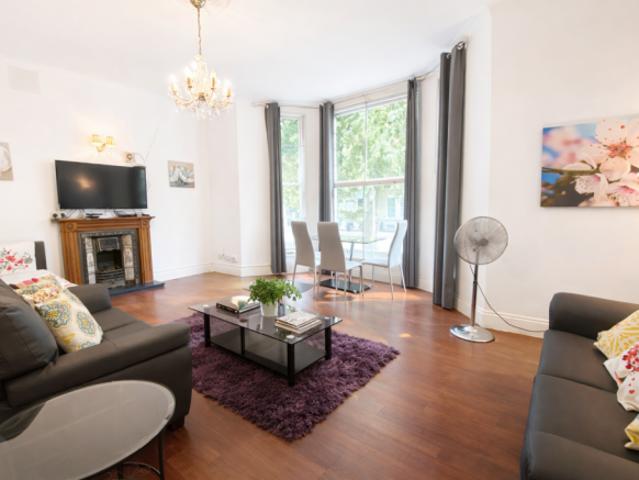 2 bedroom flat for rent in Fraser House, Cromwell Road, London, SW5