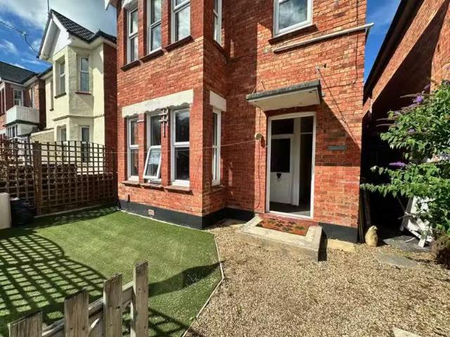 2 bedroom flat for rent in Frederica Road, BOURNEMOUTH, BH9