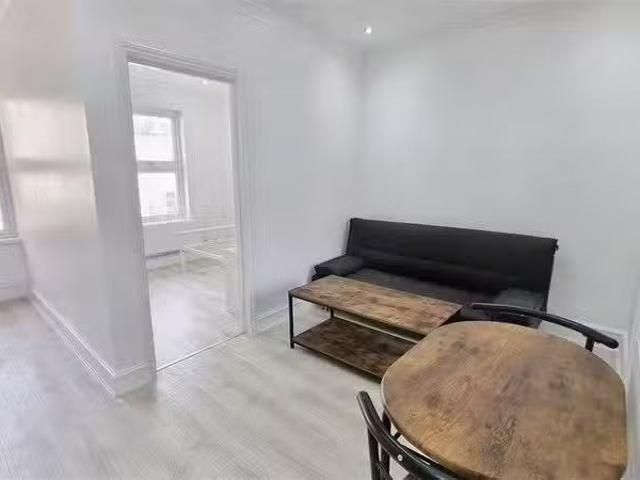 2 bedroom flat for rent in Frith Road, Leytonstone, E11