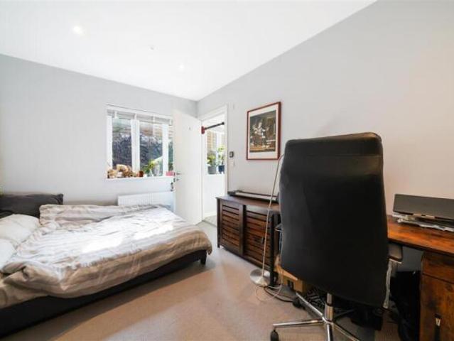 2 bedroom flat for rent in Fulham High Street, SW6