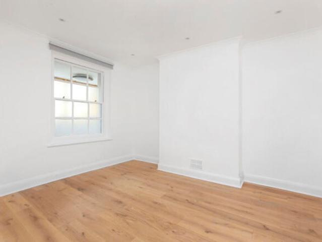 2 bedroom flat for rent in Fulham Island, 4 Farm Lane, SW6