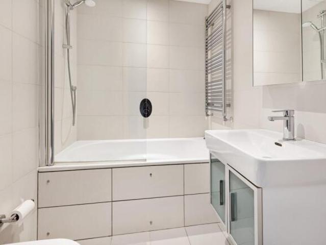 2 bedroom flat for rent in Fulham Road, The Boltons, SW10