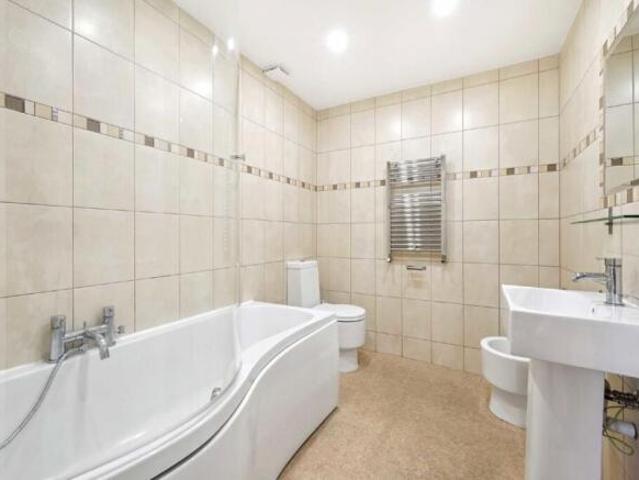 2 bedroom flat for rent in Fulham Road, Chelsea, SW10
