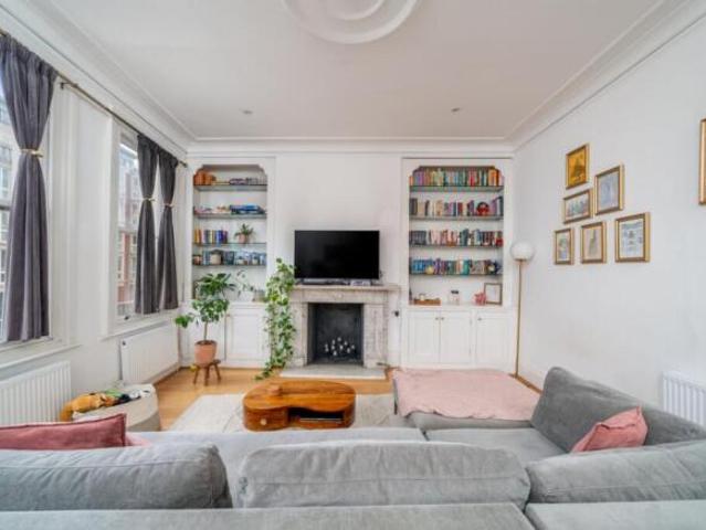 2 bedroom flat for rent in Fulham Road, London, SW10