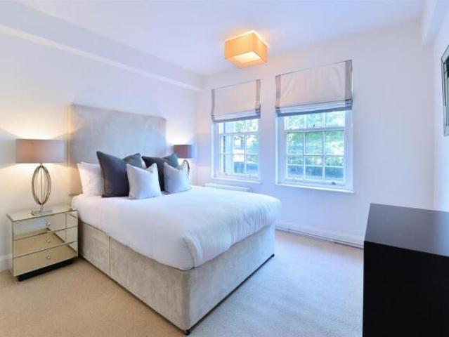 2 bedroom flat for rent in Fulham Road, London, SW3
