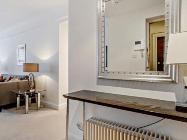 2 bedroom flat for rent in Fulham Road, London, SW3