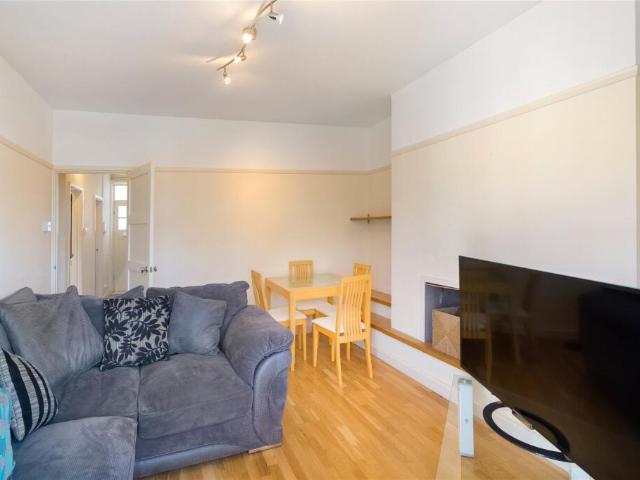 2 bedroom flat for rent in Fulham Road, Parsons Green, SW6