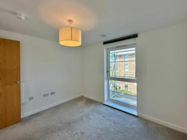 2 bedroom flat for rent in Gambit Avenue, Oakgrove, MK10