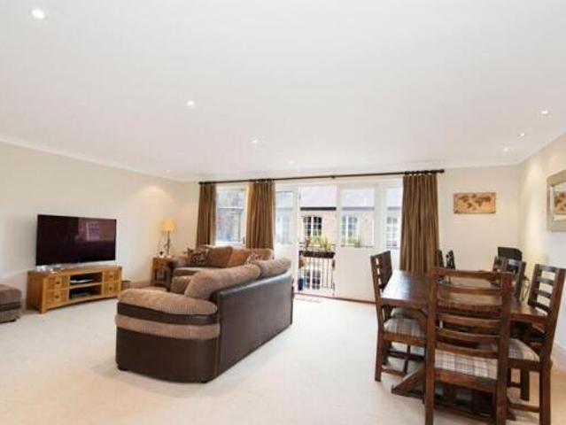 2 Bedroom Flat For Rent In Gainsford Street, London