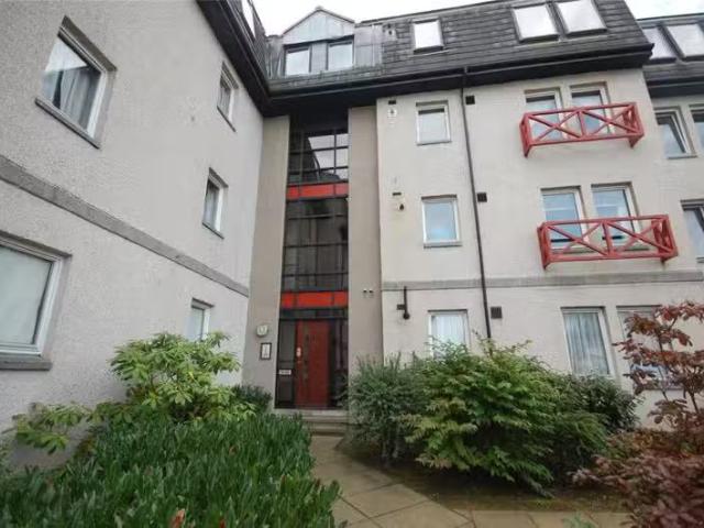 2 bedroom flat for rent in Gairn Mews, City Centre, Aberdeen.