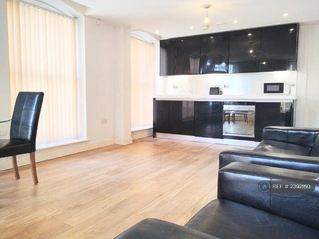 2 bedroom flat for rent in Gallon House, Bradford, BD1