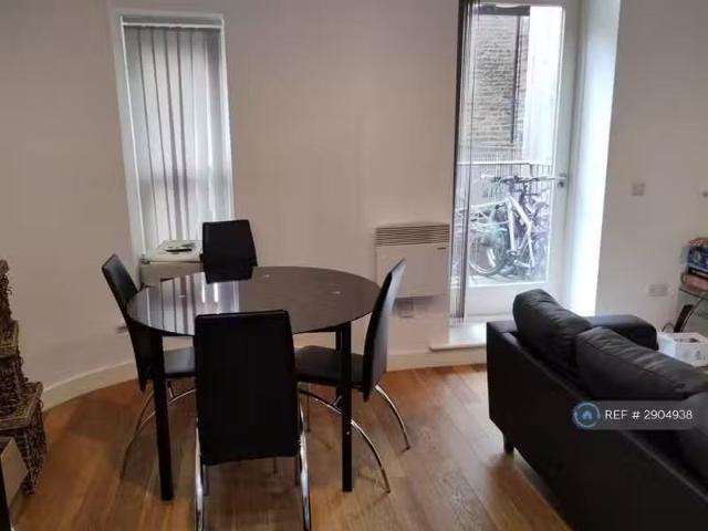 2 bedroom flat for rent in Gallon House, Bradford, BD1
