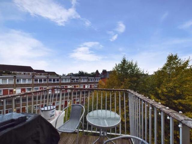 2 bedroom flat for rent in Garand Court, Eden Grove, London, N7