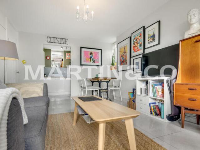 2 bedroom flat for rent in Gardener Close, Wanstead, E11