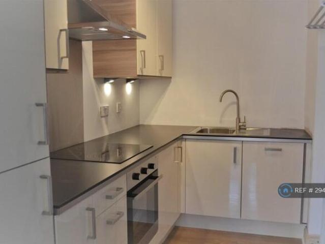 2 bedroom flat for rent in Garrioch Crescent, Glasgow, G20