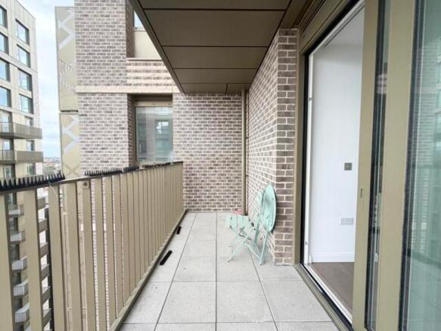 2 bedroom flat for rent in Gasholder Place, London, SE11