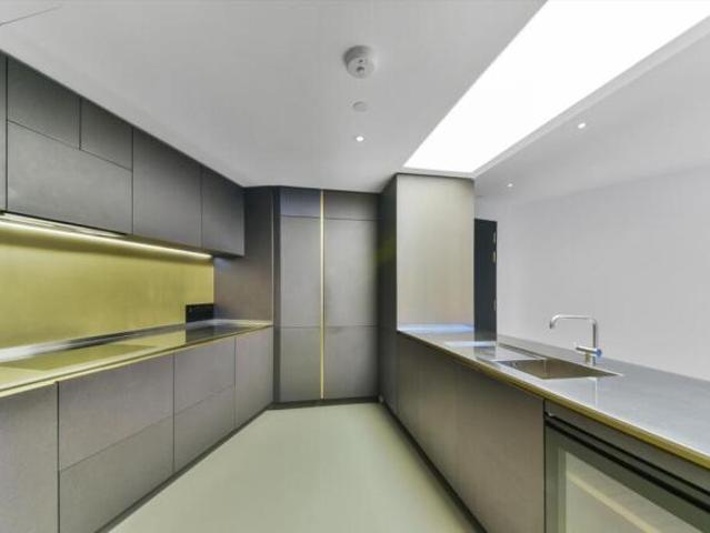 2 bedroom flat for rent in Gasholders Building, Lewis Cubitt Square, London, N1C
