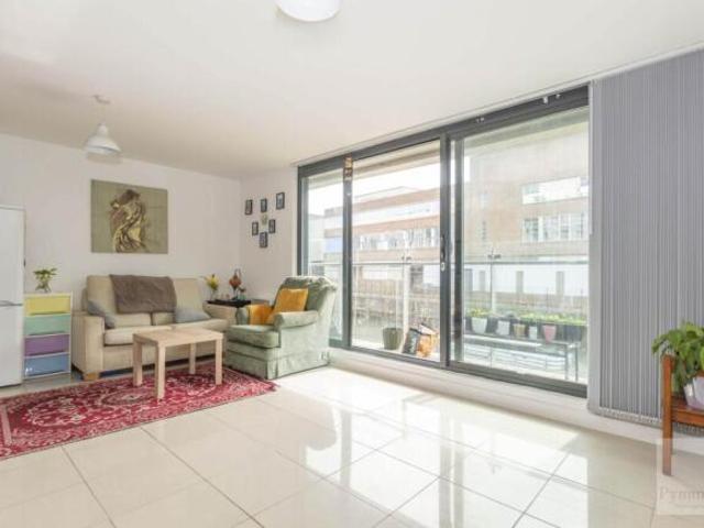 2 bedroom flat for rent in Gavin Bank, Geoffrey Watling Way, Norwich, NR1