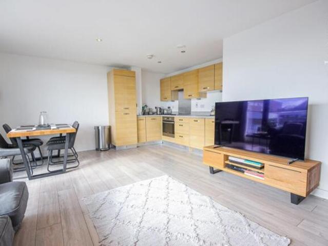 2 bedroom flat for rent in Geoffrey Watling Way, Norwich, NR1
