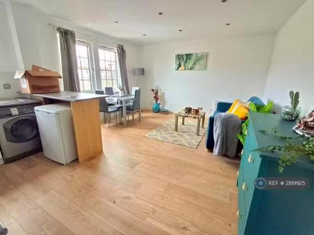 2 bedroom flat for rent in George St, Aberdeen, AB25