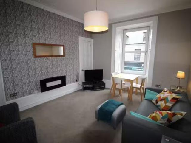 2 bedroom flat for rent in George Street, Aberdeen, AB25