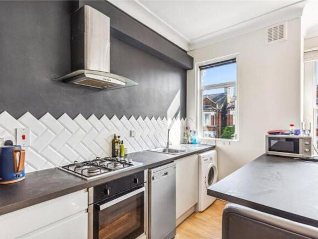 2 bedroom flat for rent in Geraldine Road, Wandsworth, SW18